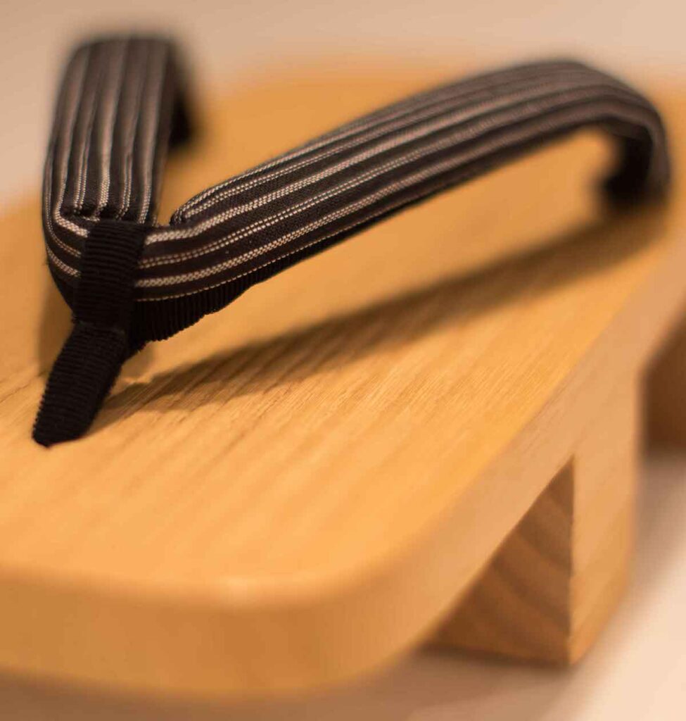 Traditional Japanese Footwear – Wisdom to be healthy from the feet up ...